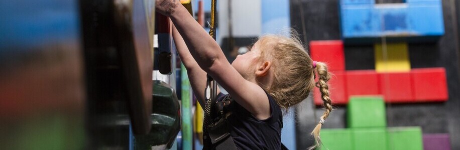 Kid's indoor climbing activities | Extreme Edge Hamilton